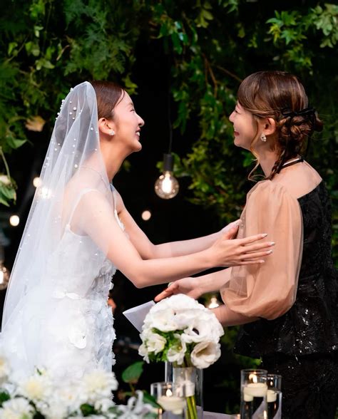 まるで映画のワンシーン板野友美4年越しの結婚披露宴ショットを大量公開世界一美しいです ENTAME next アイドル情報総合