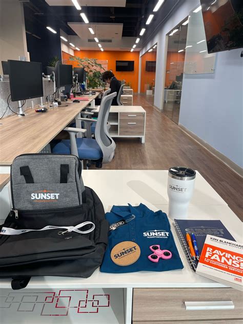 Sunsettransportation Sunsetters Sunsetlife Frida Sofia Solís Lukacs