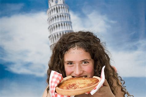 피자를 먹는 여자 사진 무료 다운로드 Lovepik