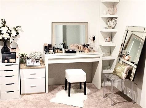 โต๊ะเครื่องแป้งขาวสไตล์ห้องสาว