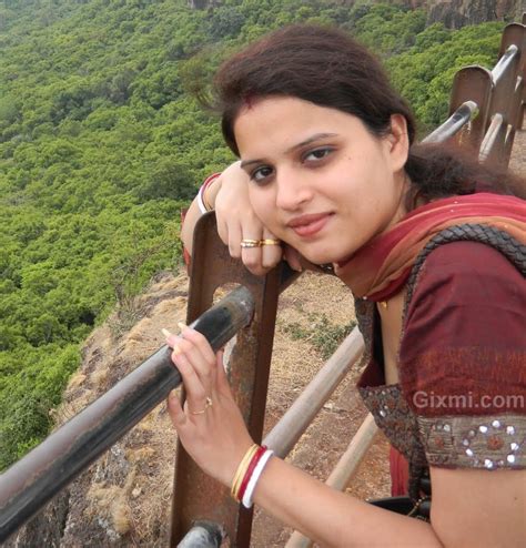 Most Hot Indian Bhabhi Photos Gixmi