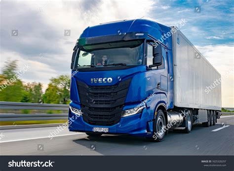 98 Iveco stralis Images, Stock Photos & Vectors | Shutterstock