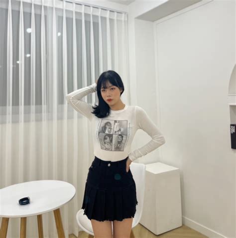 [쫀쫀 가격실화]빈티지 네컷 프린팅 크롭 긴팔 티셔츠 에이블리