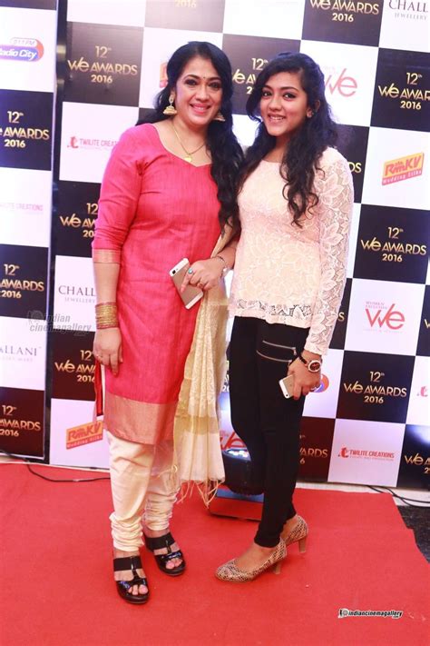 “புன்னகை மன்னன்” ரேகாவின் மகளை பார்த்திருக்கீங்களா அழகில் அம்மாவையே