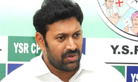 Supreme Court Directs Ys Avinash Reddy To Approach High Court Vacation