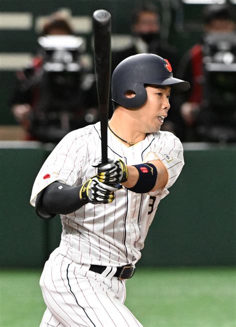 適時二塁打を放つ近藤 【侍ジャパン】3戦5安打4打点、最強の2番近藤健介の転機は東京五輪の「限界」 写真・画像22｜【西日本新聞me】