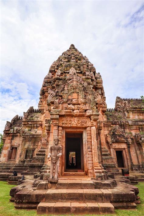 ปราสาทหินพนมรุ้ง อุทยานประวัติศาสตร์พนมรุ้ง หรือ ปราสาทหินพนมรุ้งสถานที่โบราณสำคัญระดับโลกที่ควร