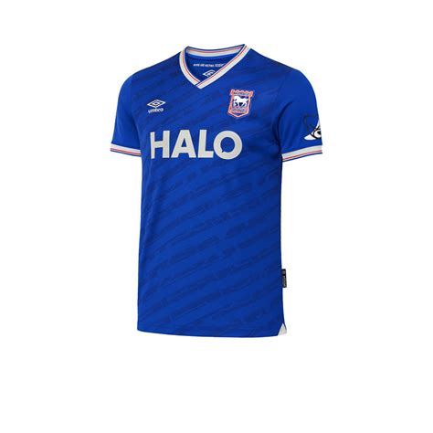 Umbro เสื้อแข่งผู้ชายทีมอิปสวิช ทาวน์ ชุดเหย้า ฤดูกาล 202526 การันตี