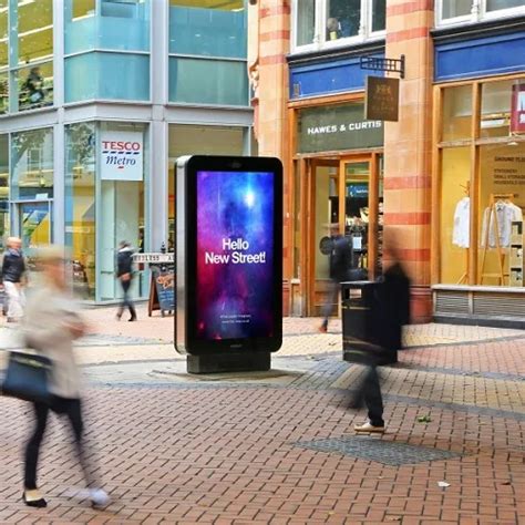 Signature Outdoor Unveils The Loop Display Daily