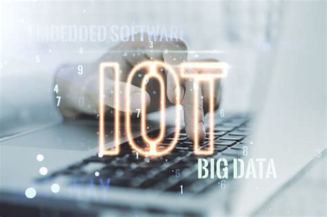 배경에 노트북에 입력 하는 손으로 창조적 인 Iot 개념 다중 노출 사물 인터넷에 대한 스톡 사진 및 기타 이미지 사물 인터넷 웹 회의 그래픽 사용자 인터페이스