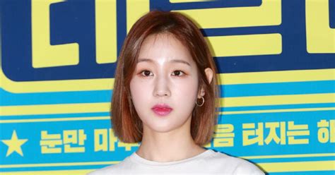 박보람 진달래 빛으로 물든 입술