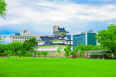 富山城雲とお城が同時に楽しめる城写真の日本の旅侍