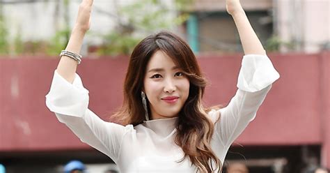 숙행 흥 넘치는 포즈[포토엔hd]