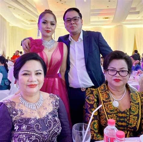 ពាណិជ្ជករវ័យក្មេង ភរិយាមន្ត្រីយោធាផ្កាយ២ ទទួលបានគោរមងារ «ឧកញ៉ា