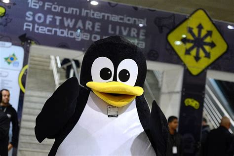 Diciotto Anni Di Software Libero Con Linux Day Wikimedia Italia