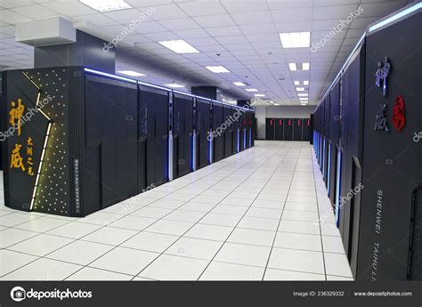 2017年7月26日 中国自主研发的超级计算机sunway Taihulight在中国东部江苏省无锡市国家超级计算中心运行 — 图库社论照片 © Chinaimages 236329332