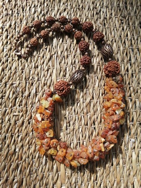 Колье из янтаря и рудракши Янтарь Бусы Ожерелье с драгоценным камнем