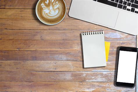 Office 개체와 전화 나무 테이블에 아트 카푸치노 핫 프레 젠 테이 션 공간 모의 복사 0명에 대한 스톡 사진 및 기타 이미지 Istock