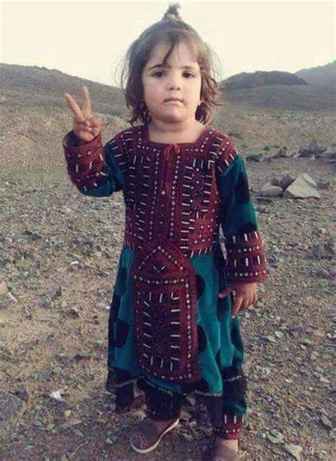 لباس بلوچی دخترانه؛ لباس های با ارزش و زیبای سنتی ستاره