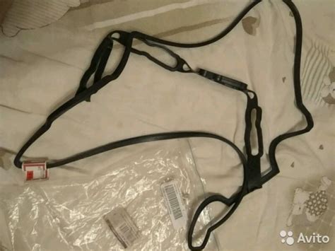 Продам прокладку клапанной крышки и книгу по ремонту — Hyundai Terracan 2 9 л 2003 года