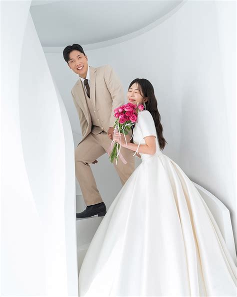 12년차 광주 웨딩스튜디오 원규스튜디오 𝘞𝘖𝘕𝘒𝘠𝘜 𝘚𝘛𝘜𝘋𝘐𝘖 니즈맞춤 드레스 컨셉미팅이 가능한 광주원규스튜디오 이목구비 뚜렷한 우리 신부님들에게 추천해드리는