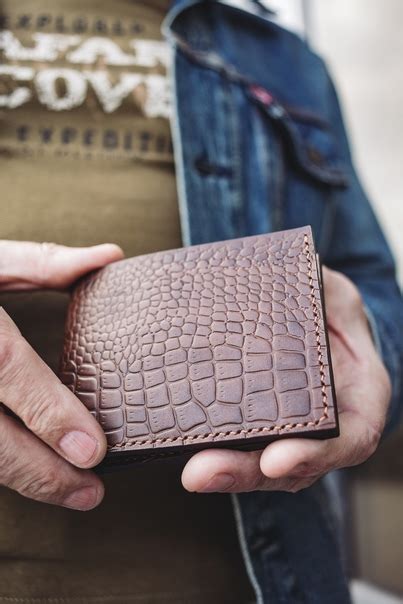 Компактный кошелек? Это к нам, друзья! Модель в два сложения на ...