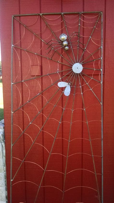 Metal Spider Web Trellis For New Home Construction