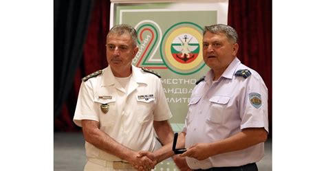 Атанас Запрянов връчи бойно знаме на Съвместното командване на силите