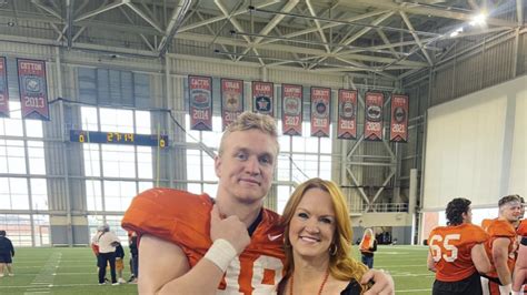 See Ree And Bryce Go Shopping For Apartment Essentials At Walmart