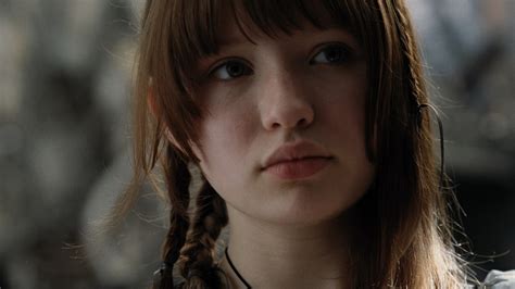 Emily Browning A Escuridao Cai