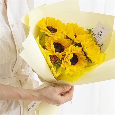해바라기 꽃다발 원모먼트