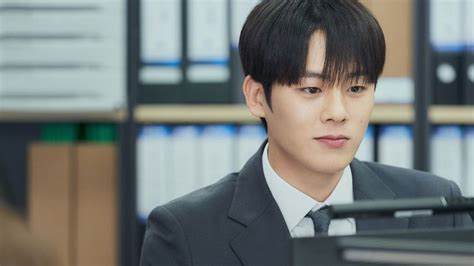 Moving Actor Lee Jung Has The Auditors K Drama Reveals Release Date On Tvn