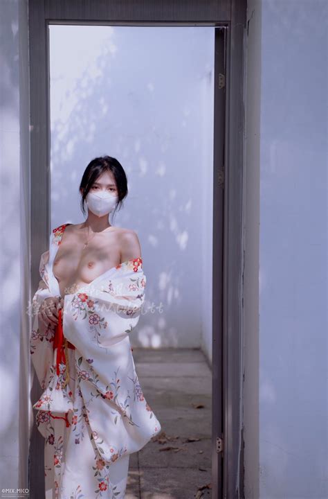 娜娜小姐 on Twitter 拍拍