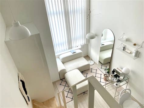 노을이 예쁜 화이트 복층 원룸에서 첫 번째 홀로서기 라이프스타일 슈퍼앱 오늘의집