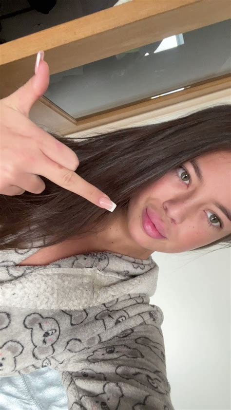 Goddess Chloe💋 On Twitter Get Sending Goons I Wanna Actually Enjoy My Day Findom Brat