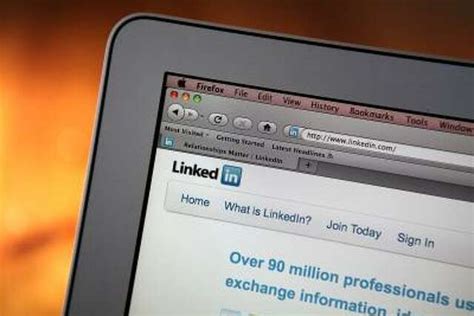 How To Hide Your Contacts On LinkedIn