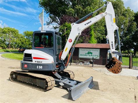 BOBCAT E50 TRACKED EXCAVATOR YEAR 2010 5768 HOURS C W BUCKET