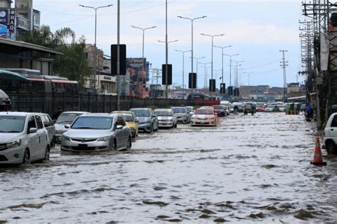 Телевизија 24 Најмалку 26 лица загинаа во поројните дождови во Пакистан