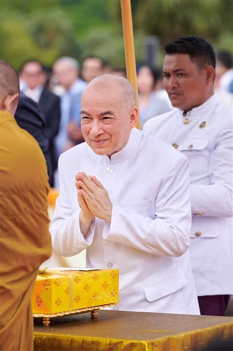 ព្រះរាជសារ ព្រះកុរណាជាអម្ចាស់ជីវិតលើត្បូង ជាទីសក្ការៈដ៏ខ្ពង់ខ្ពស់បំផុត ប្រទានជូនជនរួមជាតិ