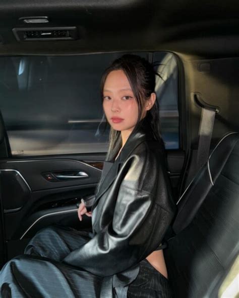 Blackpink Jennie S Sexy Af Outfit In La Becomes A Hot Topic Koreaboo