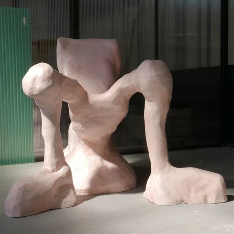 Responsive Furniture Expands And Contracts According To Users Needs