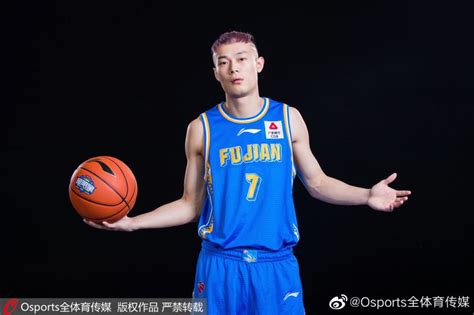 汤杰加盟广东男篮随队出征 球迷屋
