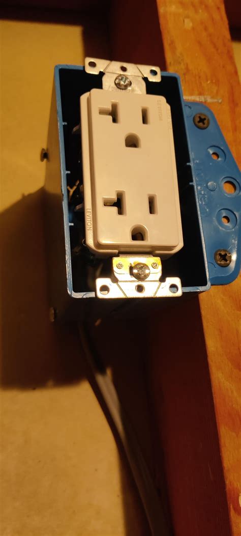 Is This Exposed Wire Sop R Electrical