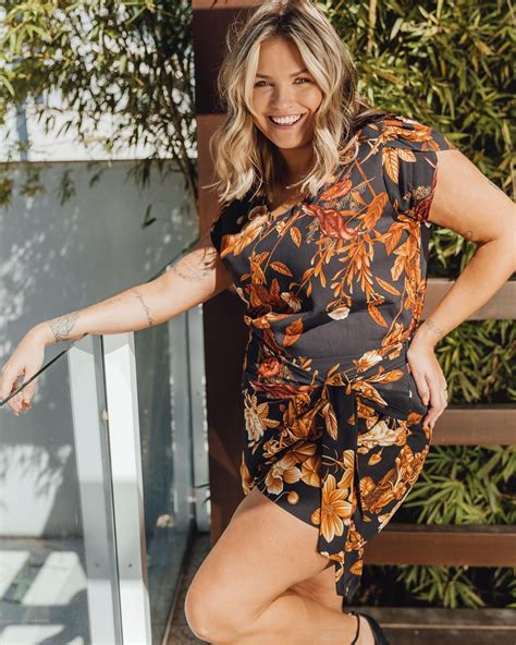 Pin De JOIN Curves Em JOIN CURVES IG