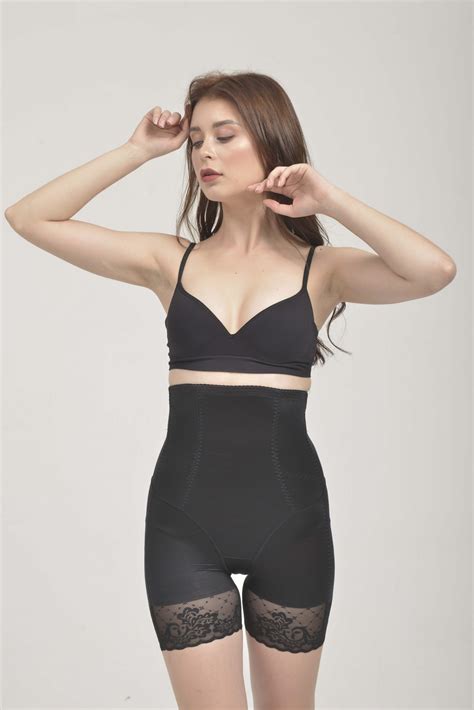 무료 이미지 여자 Sheath Dress 말뿐인 어깨 인간의 몸 목 허리 몸짓 대퇴골 라텍스 의류 플래시 사진 팔꿈치 무릎 가슴 트렁크 운동복