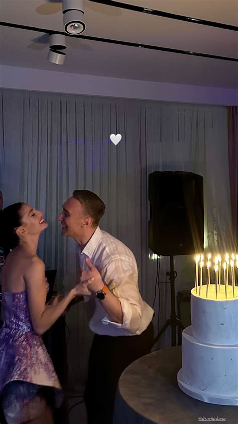 მეუღლესთან ერთად ჩამქრალი სანთლები ტორტზე და ცეკვები ბაბი კირკიტაძის სიმღერების ფონზე ლიზა