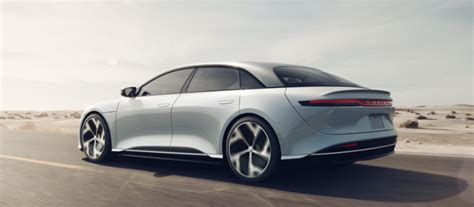 千匹馬力「或」800 公里續航：lucid Air 首發夢想版突生雙車型，車主必須二擇一ddcar 電動車