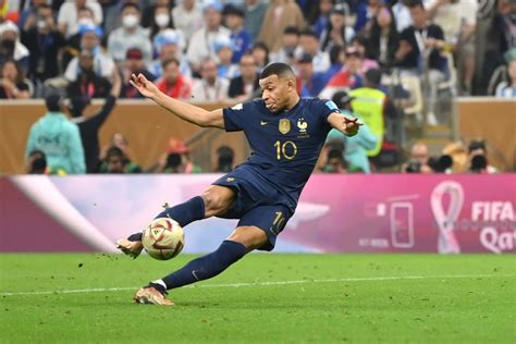 Kylian Mbappé Why The Unstoppable Star Now Wears The Crown As Worlds Best Player Cnn