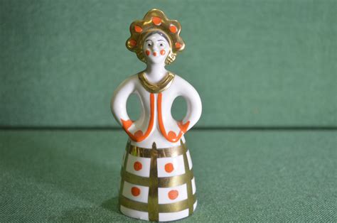 Купить Фарфоровая статуэтка Девушка кокошнике 2 Фарфор золочение Дулево СССР цены фото