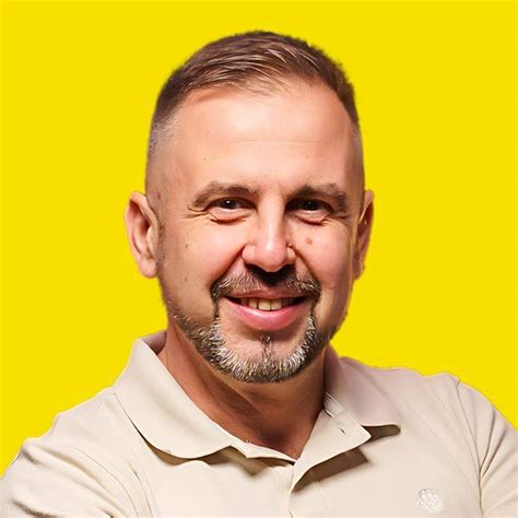 😬 Какво правиш ако клиент буквално пълзи по пода и проверява всяка фуга Лозан разказа за